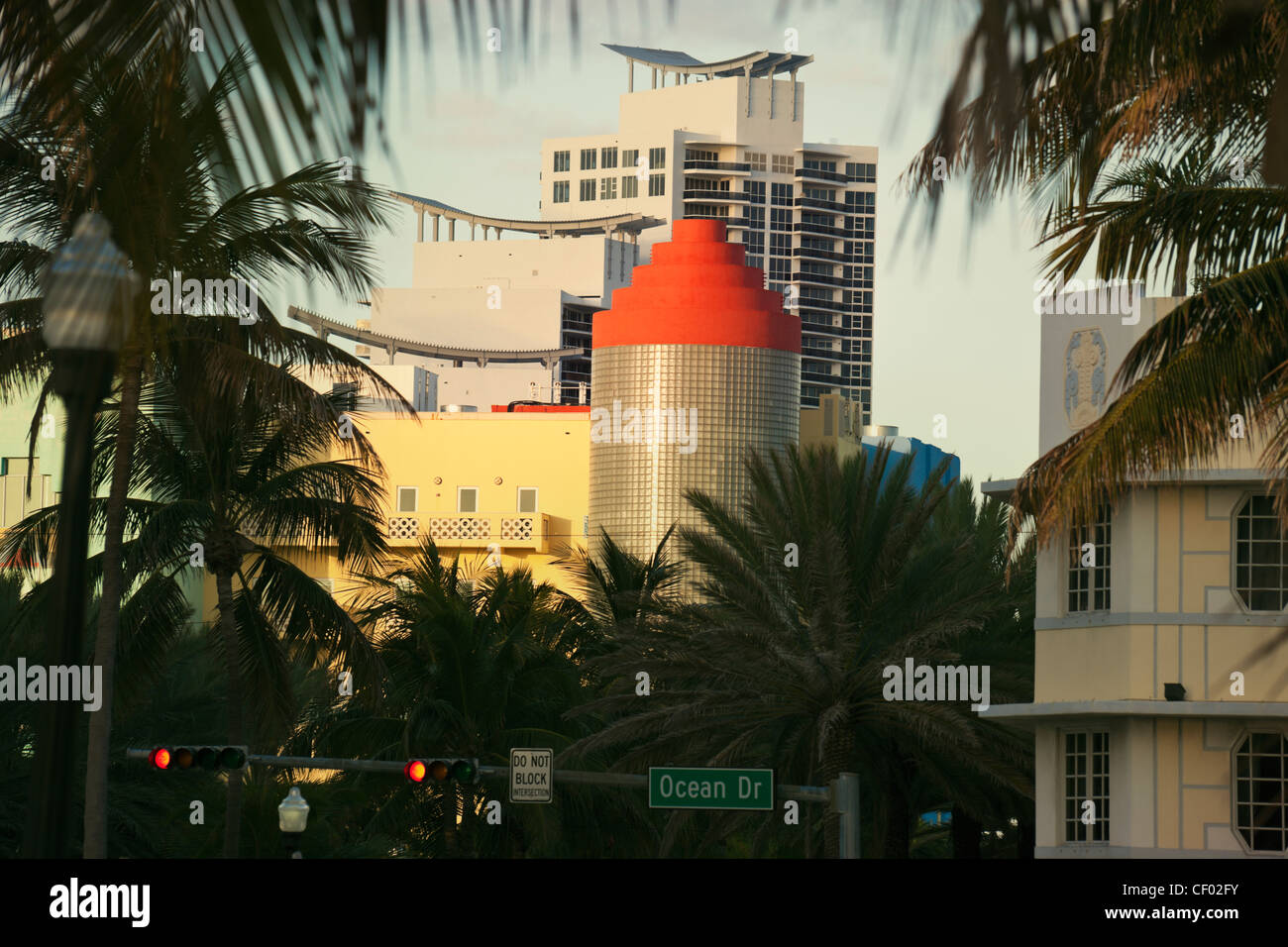 Colorful art hi-res stock photography and images - Alamy