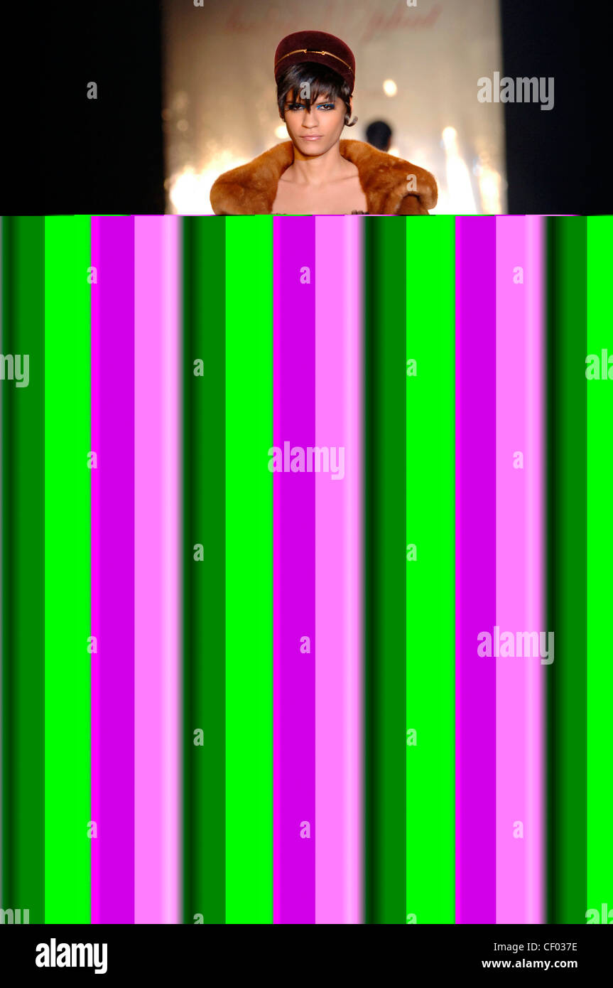 Bell Hop Stock Photos & Bell Hop Stock Images - Alamy