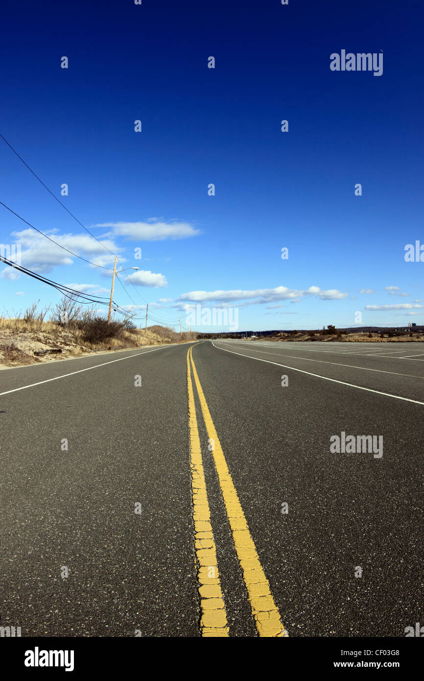 Lonely empty road hi-res stock photography and images - Alamy