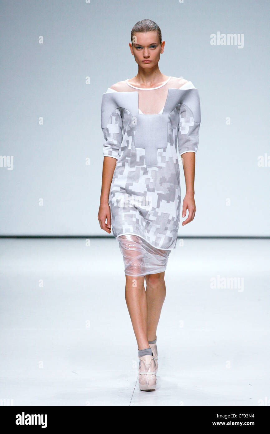 Structured dress hi-res stock photography and images - Alamy