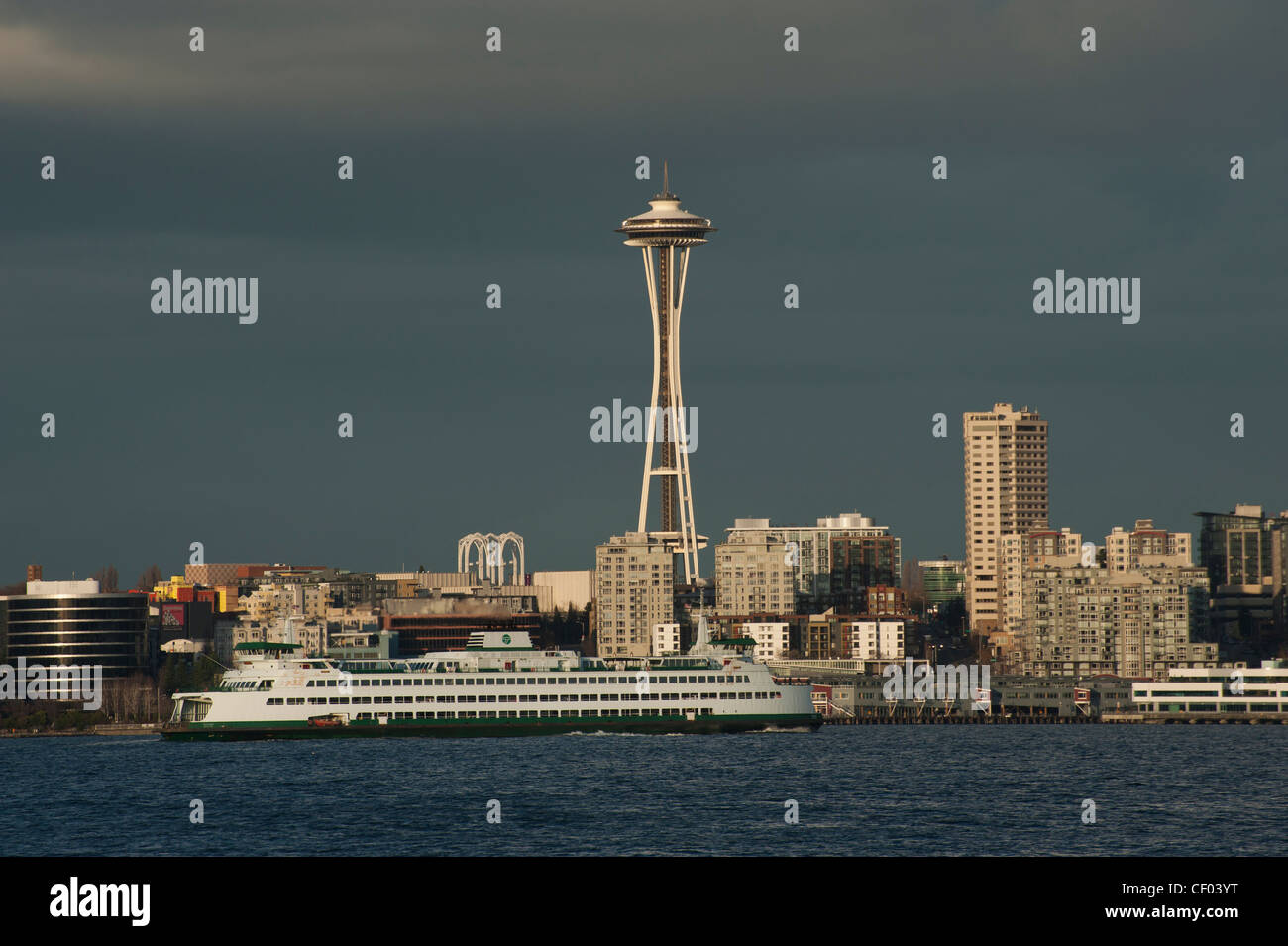 A beautiful Seattle skyline sunset along the Elliott Bay waterfront ...