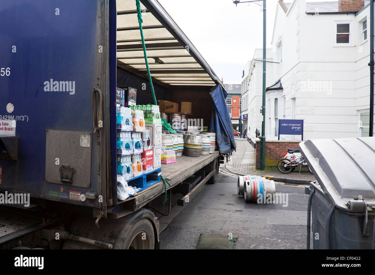 Beer delivery lorry hi-res stock photography and images - Alamy