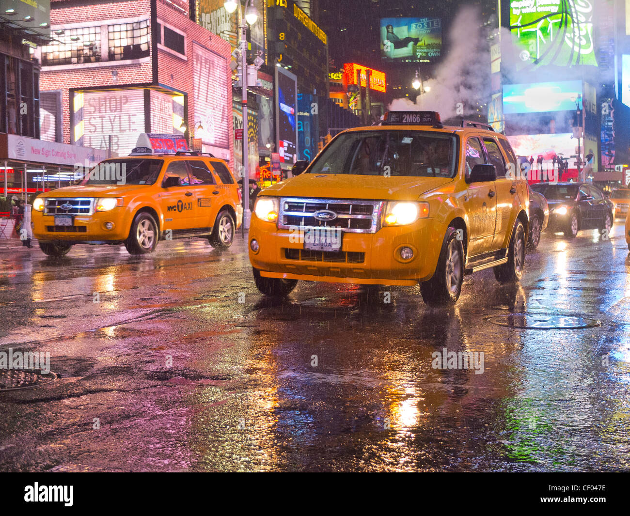 times square in the rain Stock Photo - Alamy