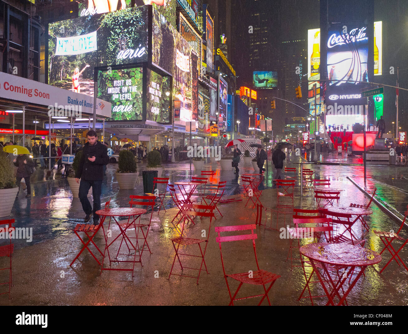 times square in the rain Stock Photo - Alamy