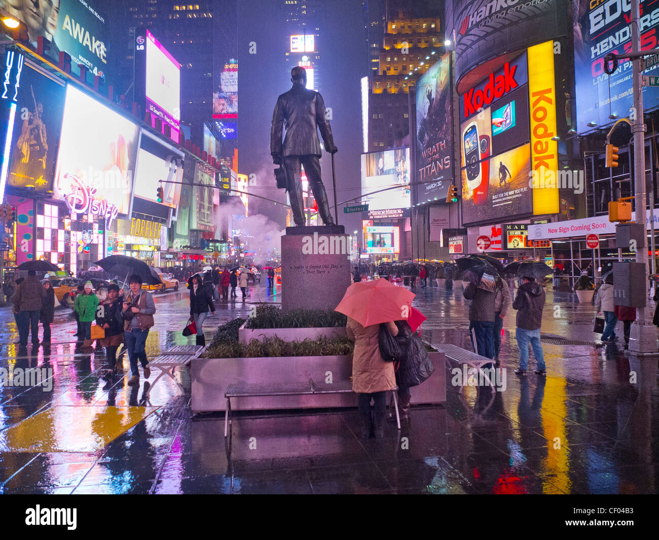 times square in the rain Stock Photo - Alamy