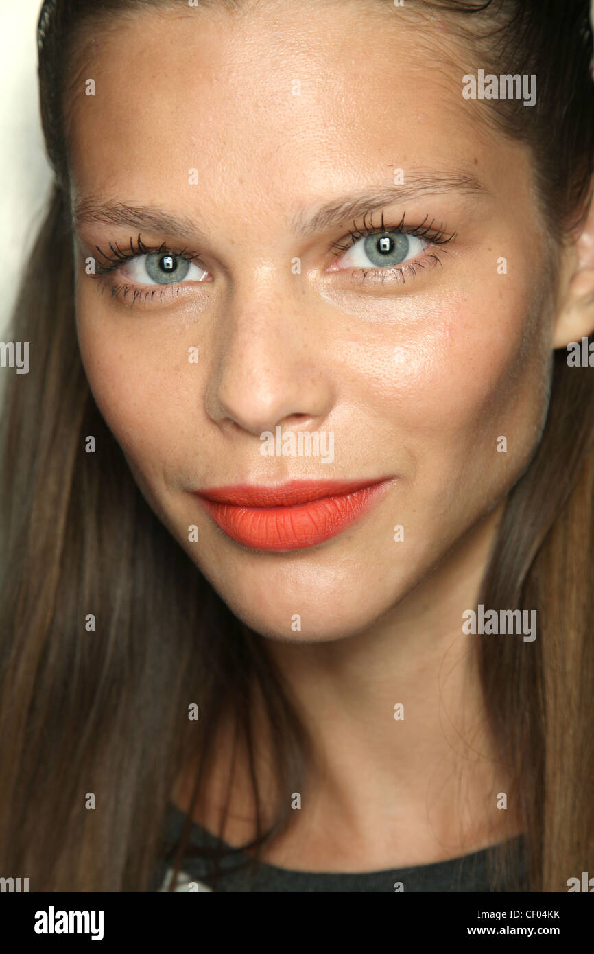 Erin Fetherston Backstage New York Ready to Wear Spring Summer 2011 ...