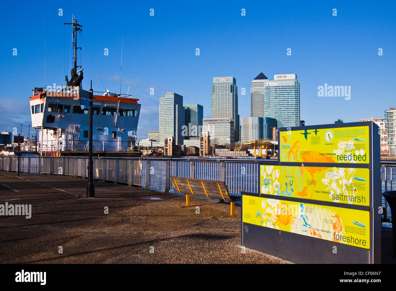 Thames path view hi-res stock photography and images - Alamy