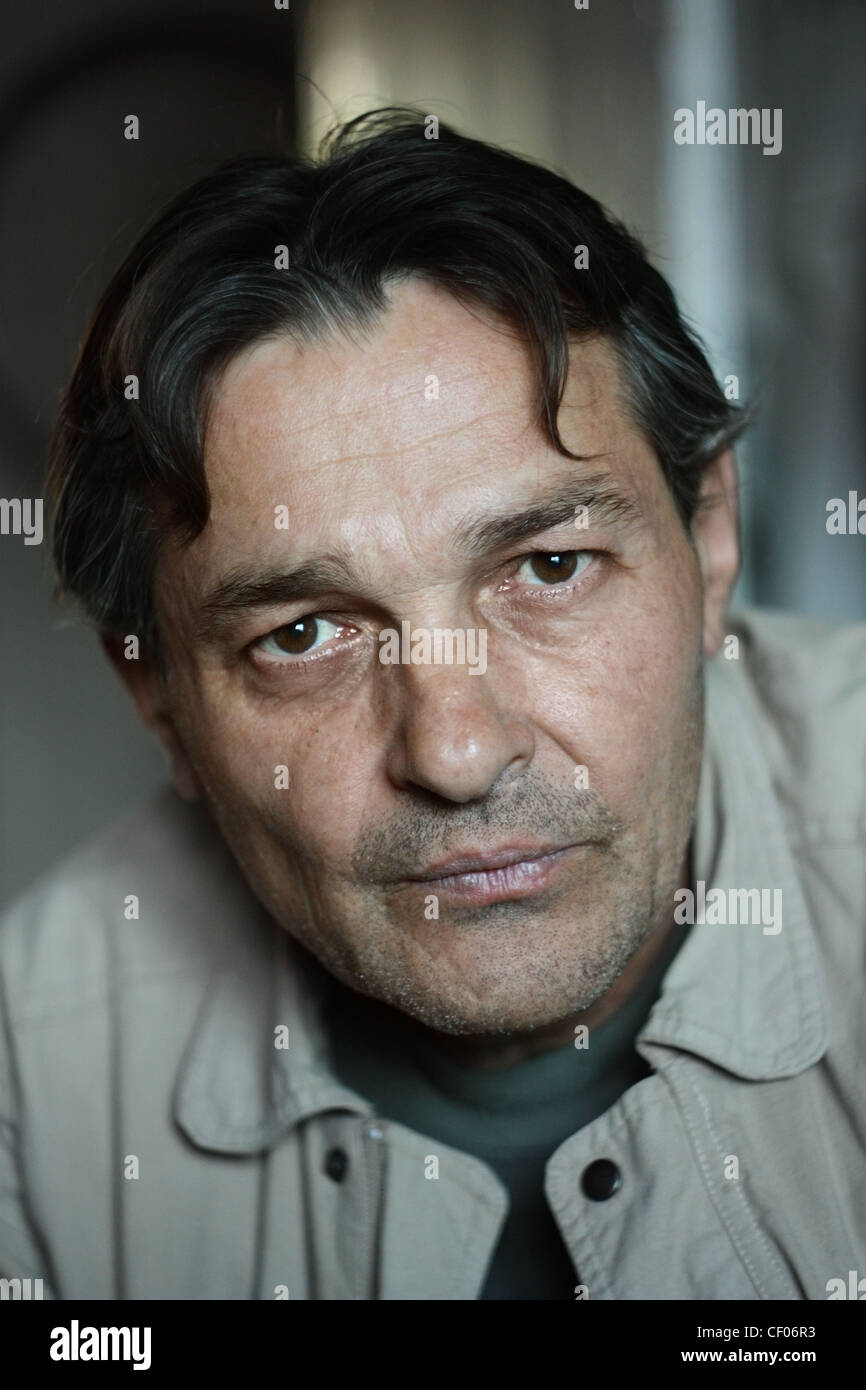 Serious man portrait hi-res stock photography and images - Alamy