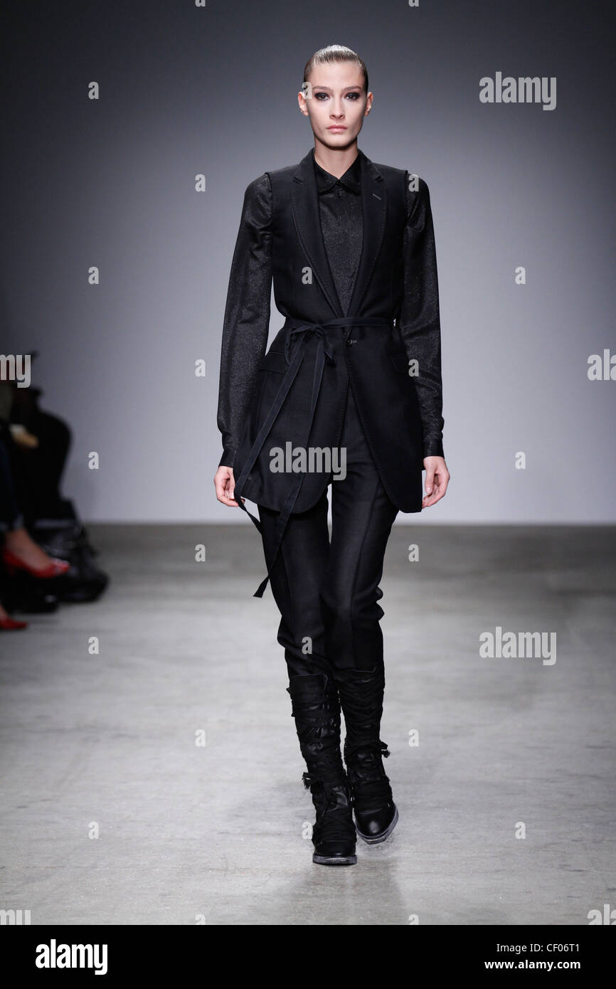 Nicolas Andreas Taralis Paris Ready to Wear Spring Summer 2011 Stock ...