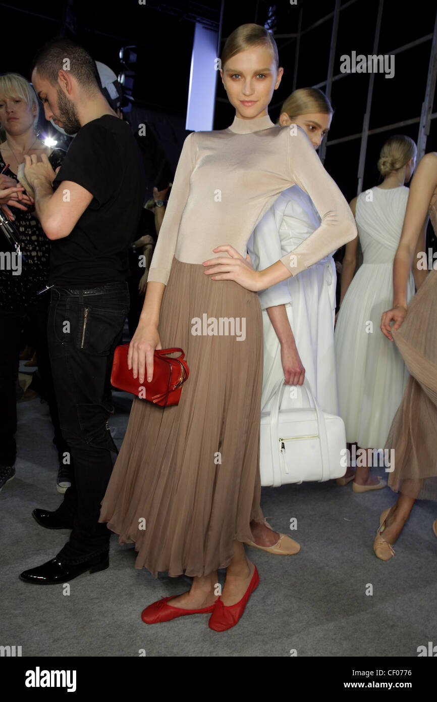 Chloe Backstage Paris Ready to Wear Spring Summer 2011 Stock Photo - Alamy