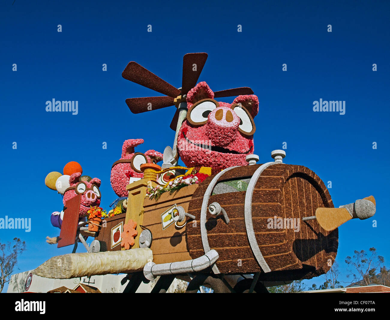 Parade float flowers pageant hi-res stock photography and images - Alamy