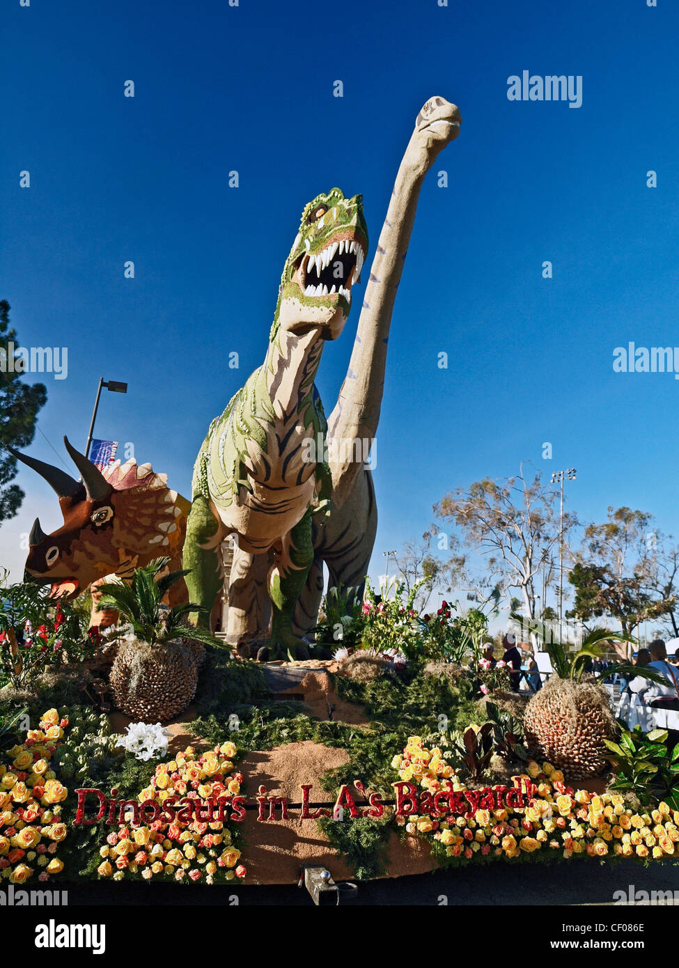 Parade float flowers pageant hi-res stock photography and images - Alamy