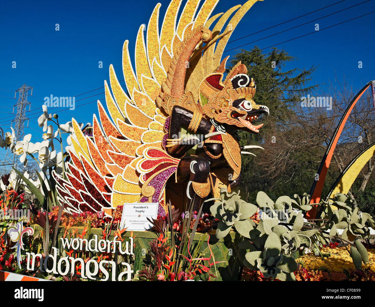 Parade float flowers pageant hi-res stock photography and images - Alamy