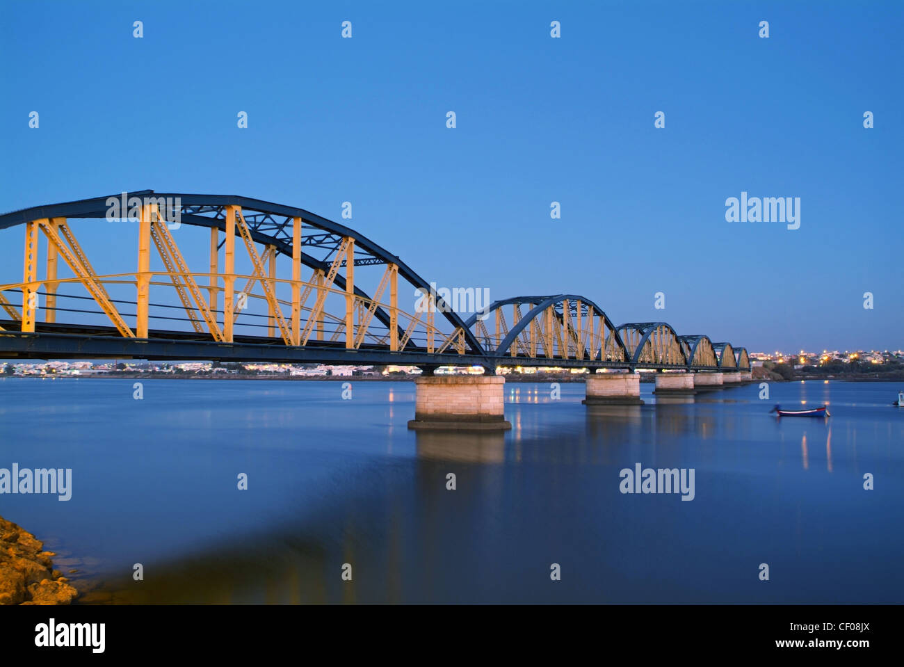 Old railroad bridges hi-res stock photography and images - Alamy