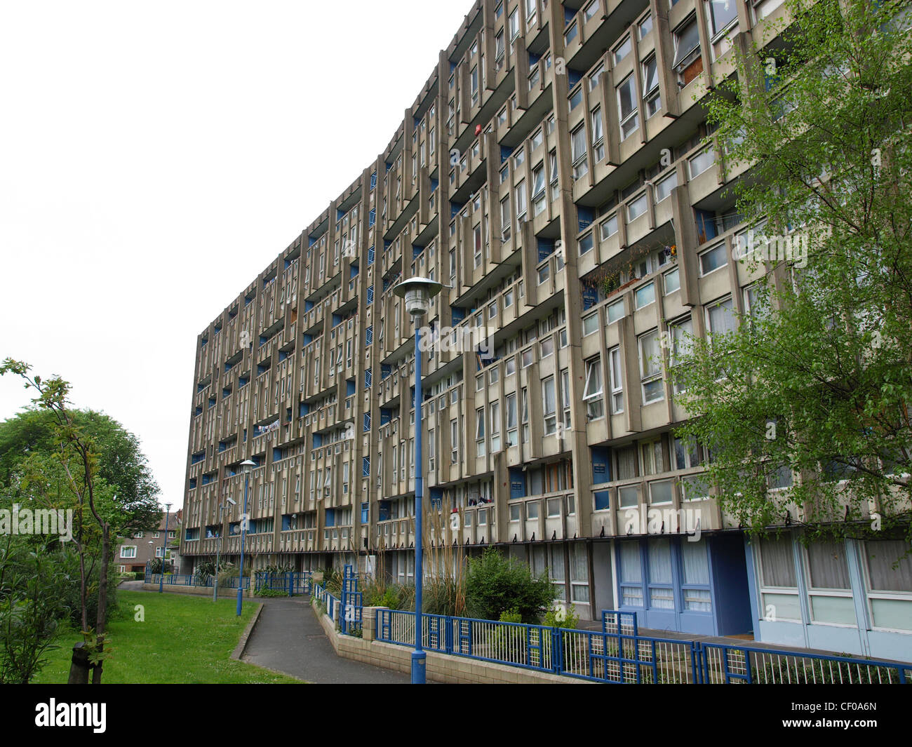 Robin Hood Gardens housing estate iconic new brutalist architecture in ...
