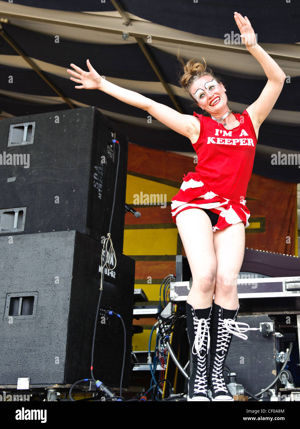 Big Freedia, Sissy Nobby, Katey Red playing at Jazz Fest in New Orleans ...