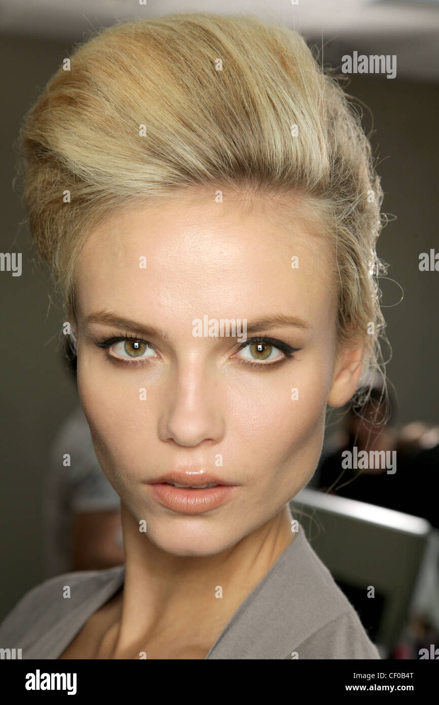 Bottega Veneta Backstage Milan Ready to Wear Autumn Winter 2011 2012 ...