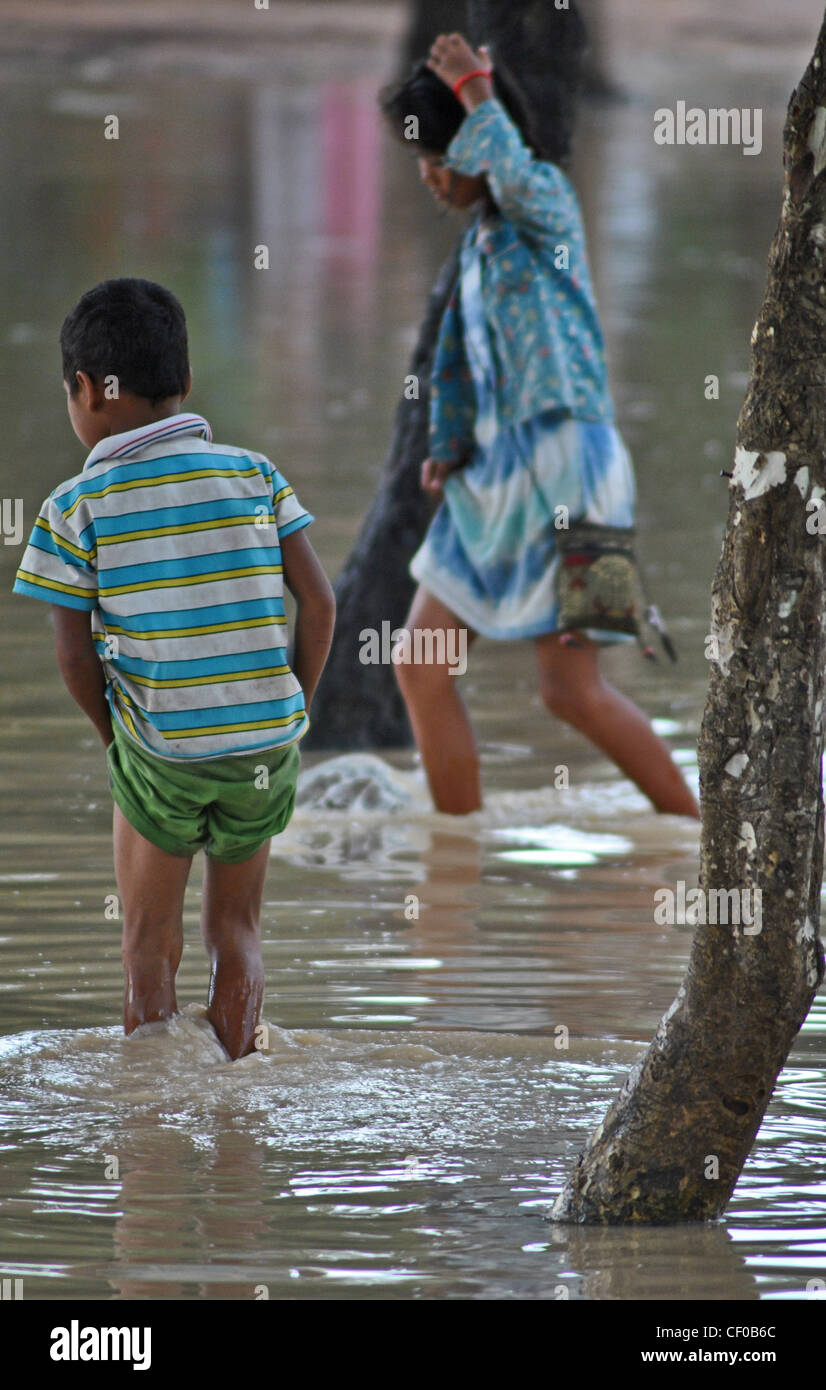 Cambodia flood children hi-res stock photography and images - Alamy