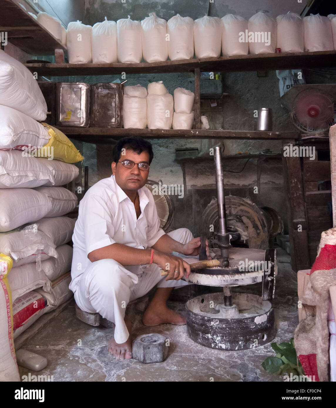 a stonesmith in his shop in Mumbai, Maharashtra, India Stock Photo - Alamy