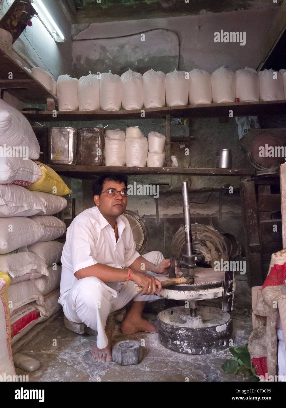 a stonesmith in his shop in Mumbai, Maharashtra, India Stock Photo - Alamy