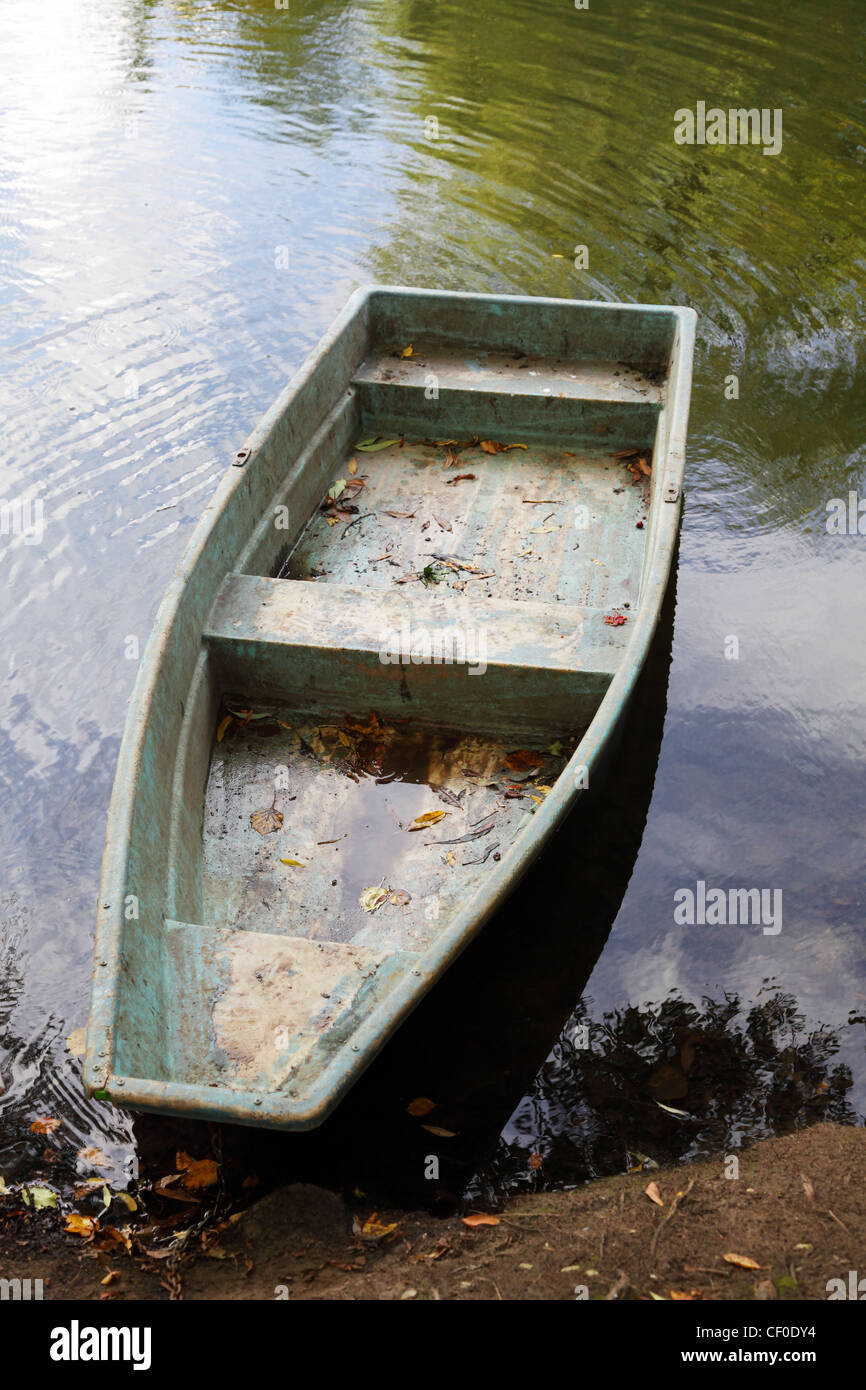 Plastic boat vessel hi-res stock photography and images - Alamy
