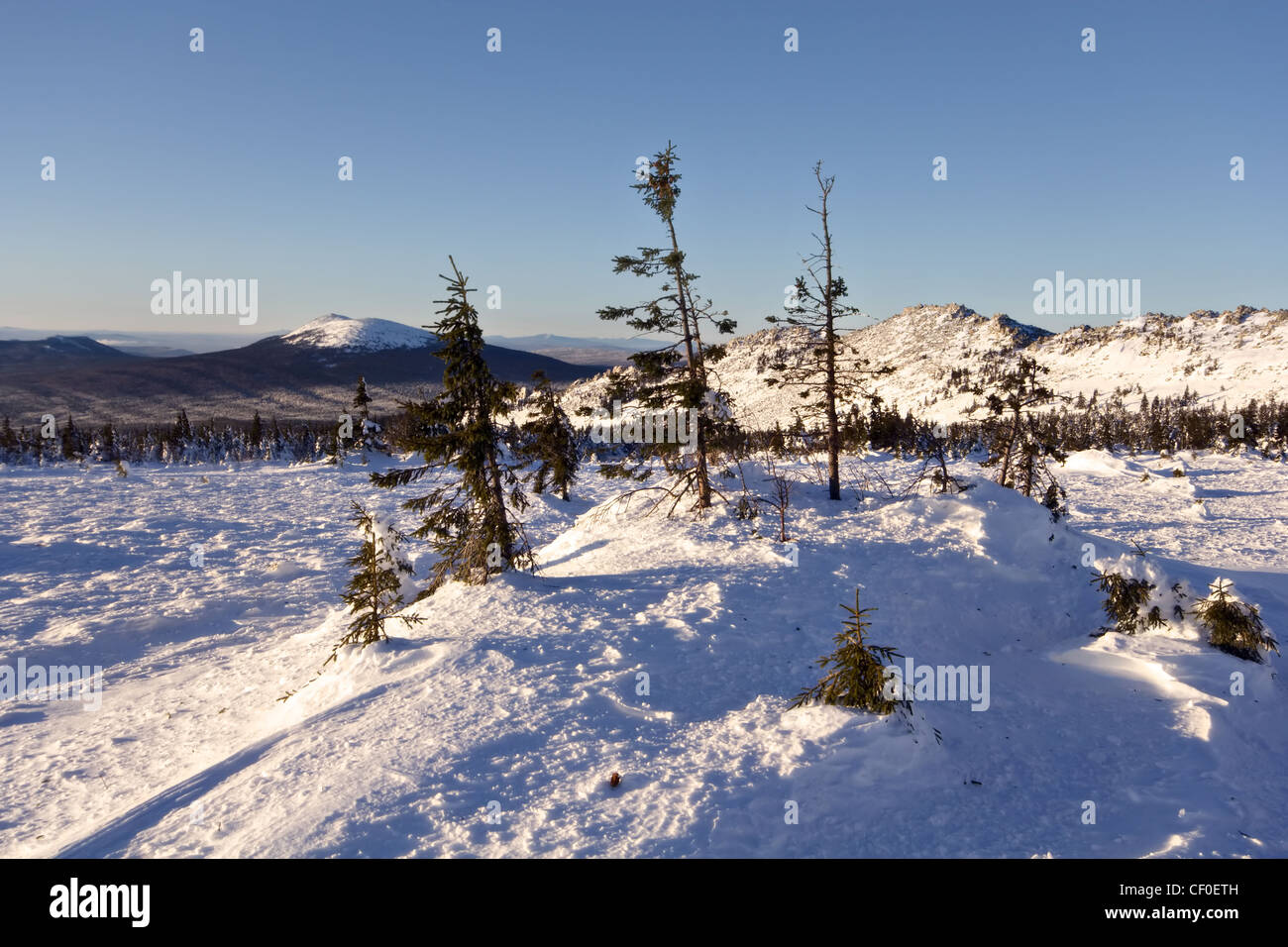 Siberia landscape winter mountains hi-res stock photography and images ...