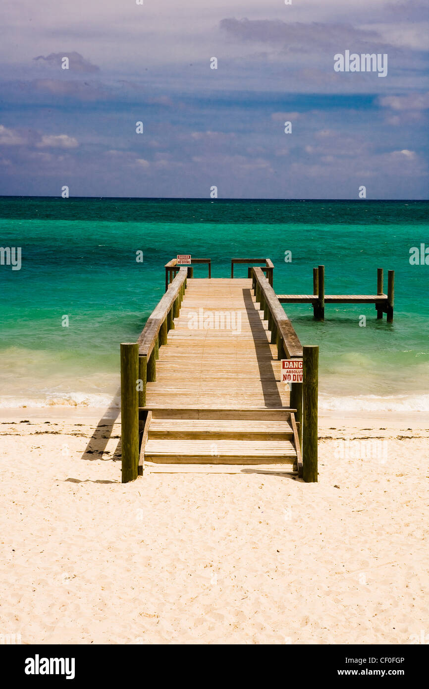 Bahamas Beach deserted beach blue water virgin beach sand white sand ...
