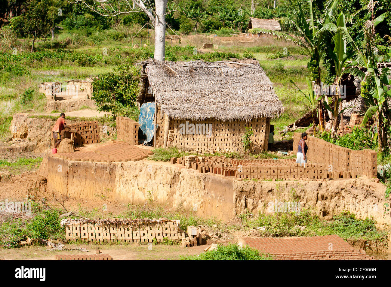 Madagascar girl bricks hi-res stock photography and images - Alamy