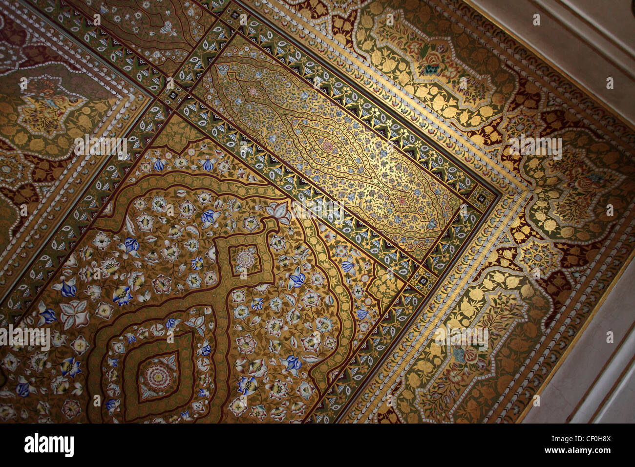 India, Rajasthan, Bikaner, Junagarh Fort, interior, painted ceiling ...