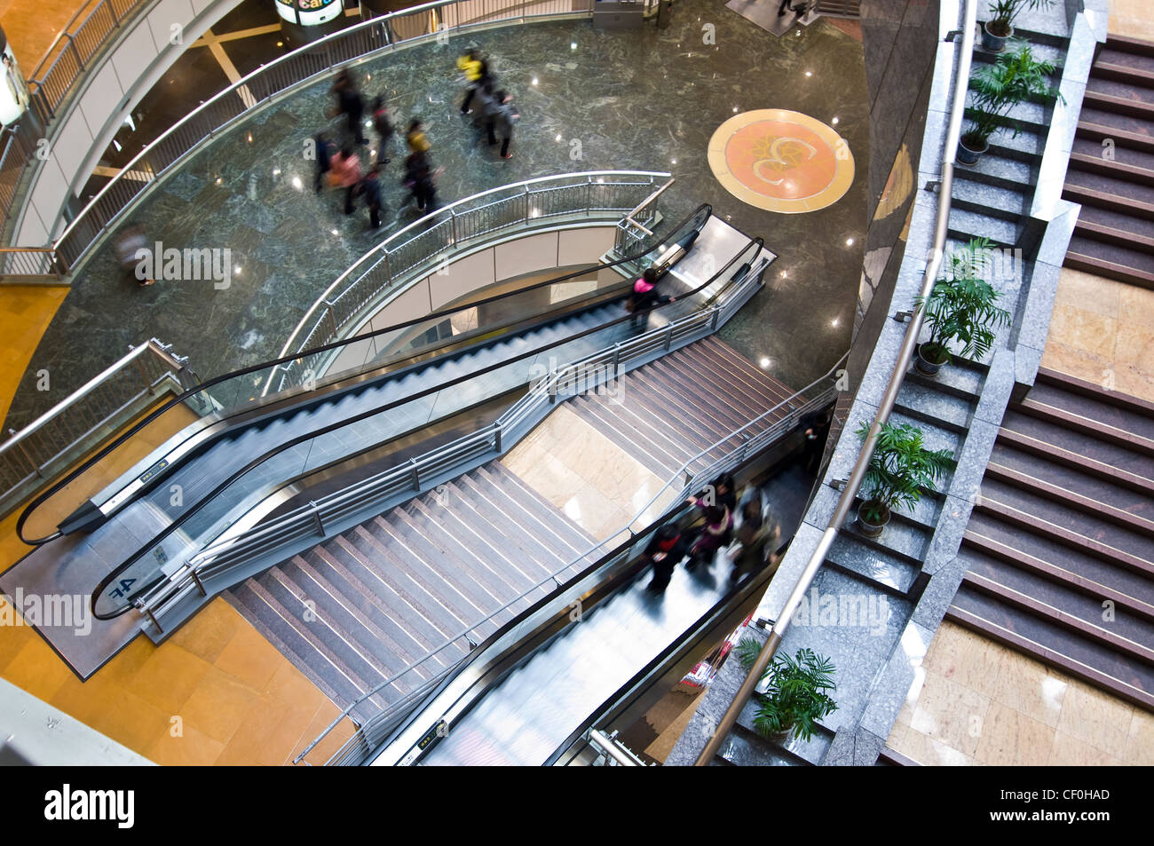 Shopping mall escalators hi-res stock photography and images - Alamy