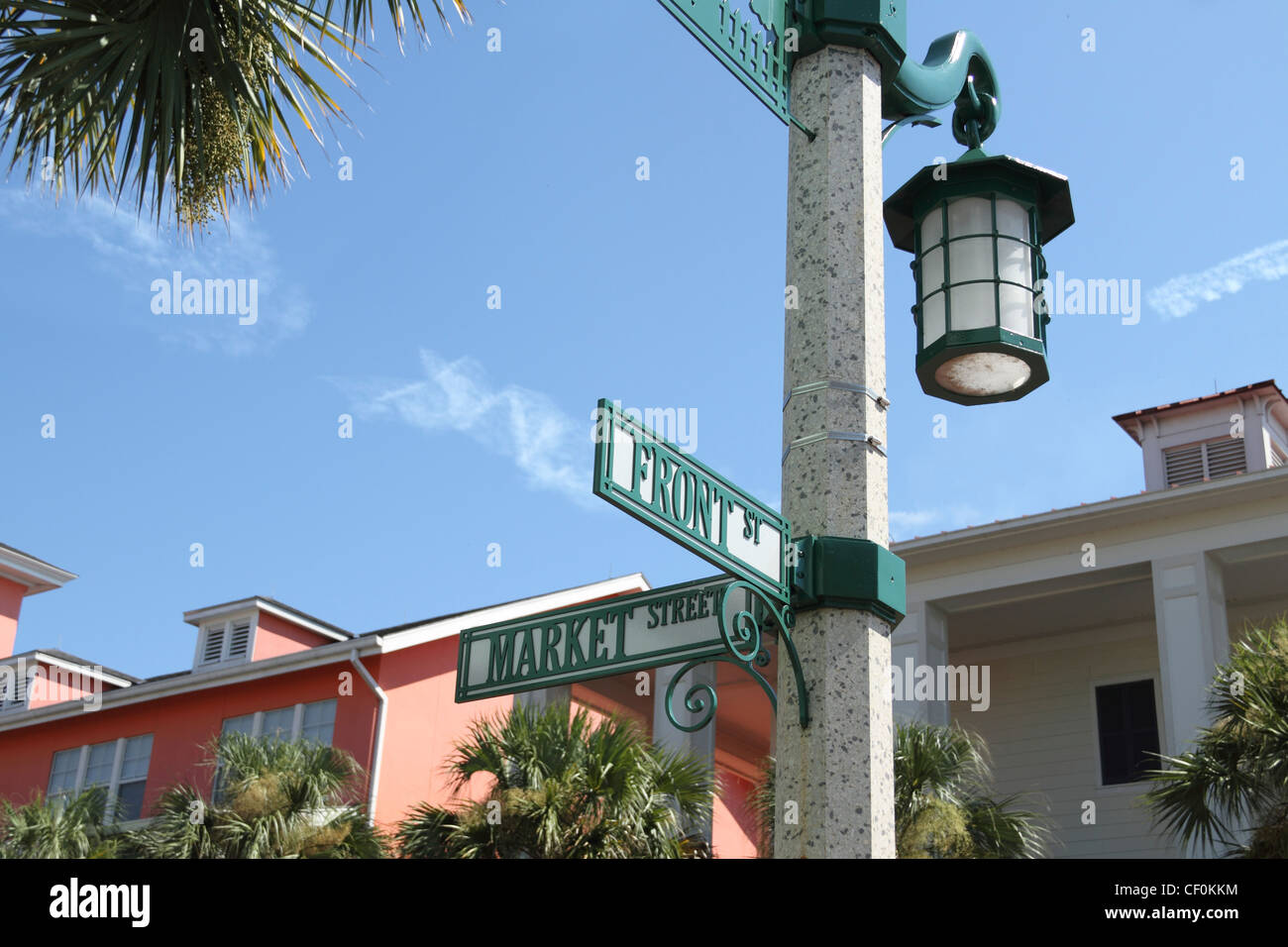 Corner street sign hi-res stock photography and images - Alamy