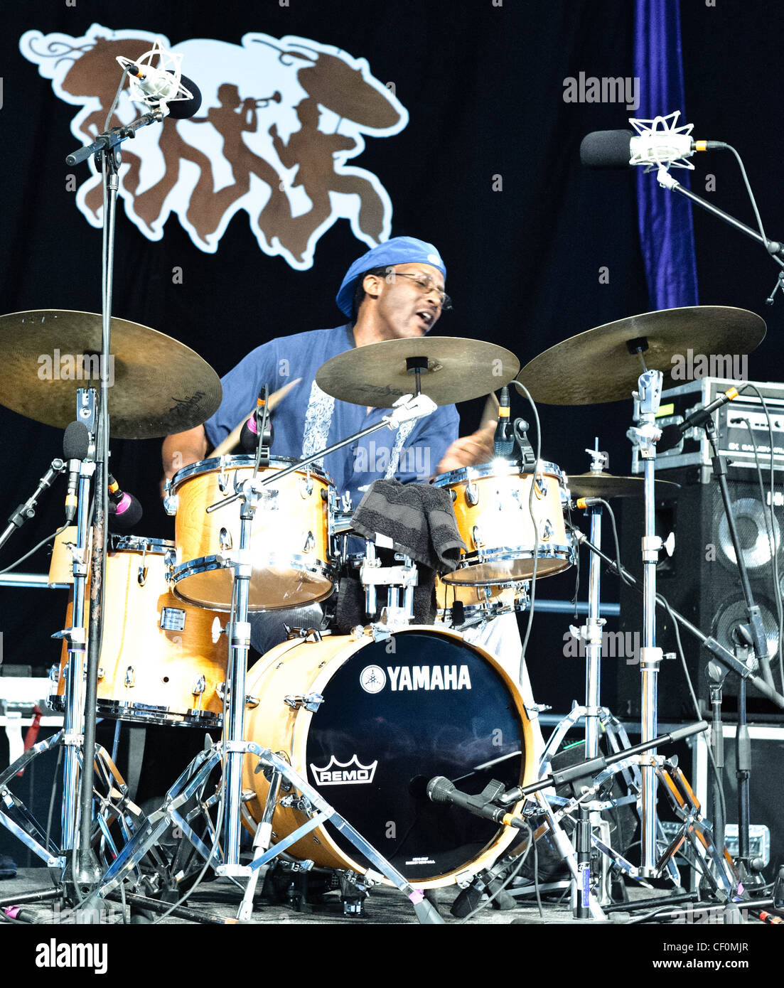 Ahmad Jamal with James Cammack on bass, Manolo Badrena on percussion ...