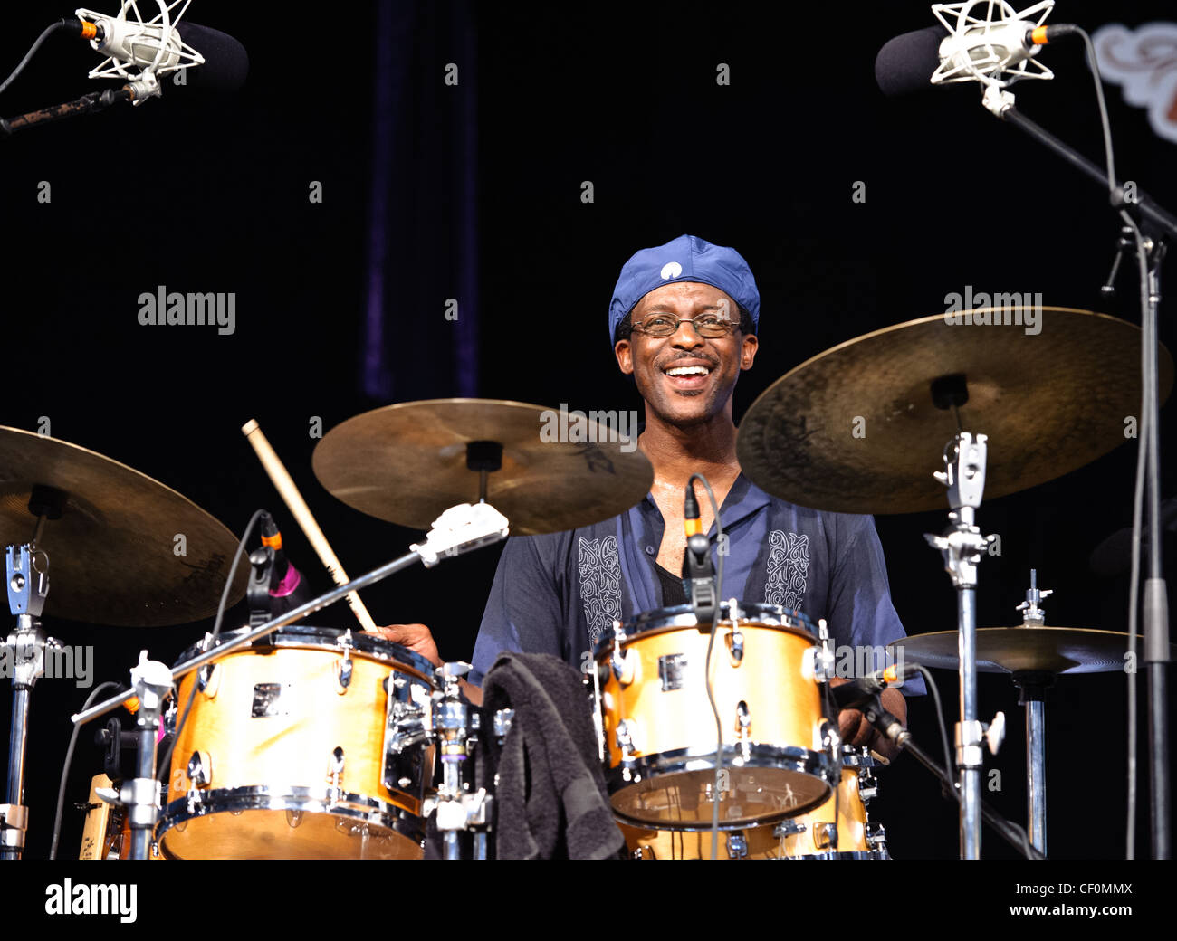 Ahmad Jamal with James Cammack on bass, Manolo Badrena on percussion ...