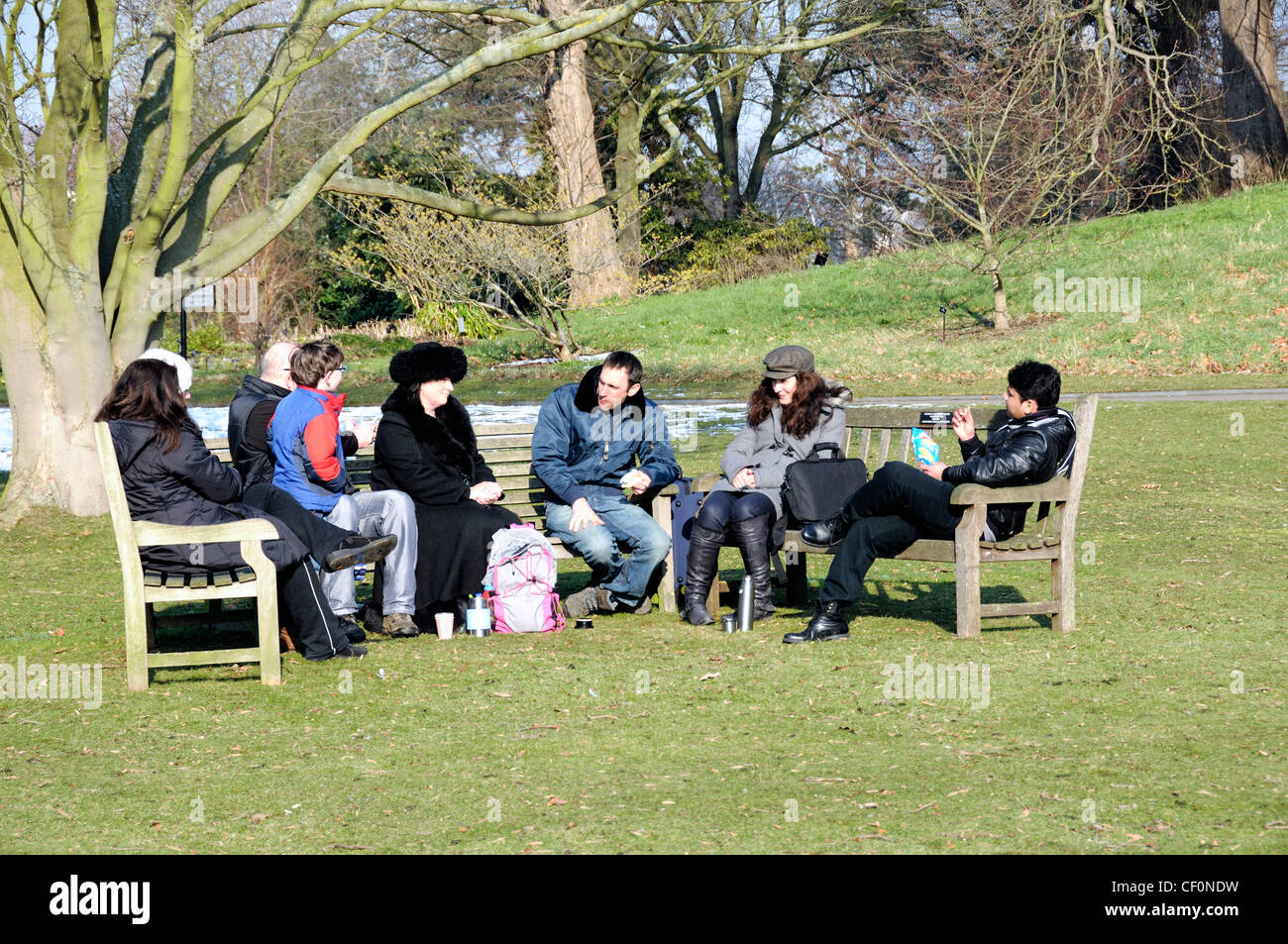 People cold outdoors hi-res stock photography and images - Alamy