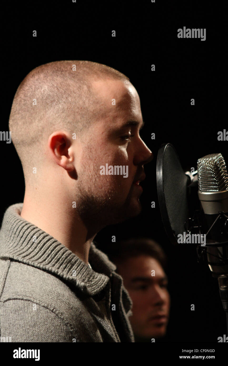 Singer, songwriter Maverick Sabre performs 'I need' for students at the ...