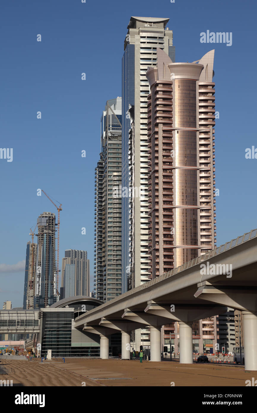 Metro Line and skyscrapers in the Sheikh Zayed Road, Dubai United Arab ...