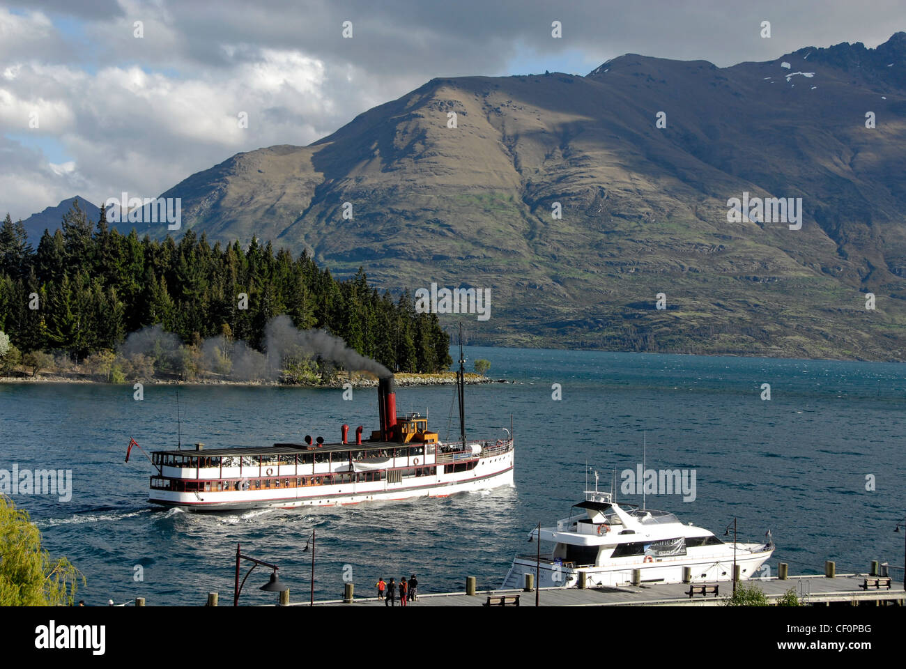 New zealand steam ship queenstown hi-res stock photography and images ...