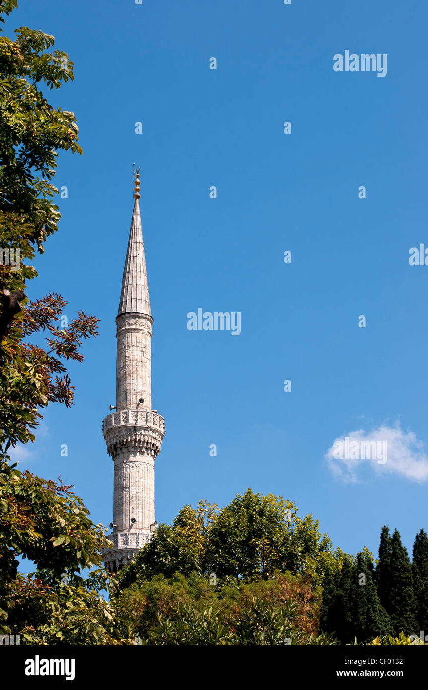 The Blue Mosque viewed from the Hippodrome, Sultanahmet, Istanbul ...