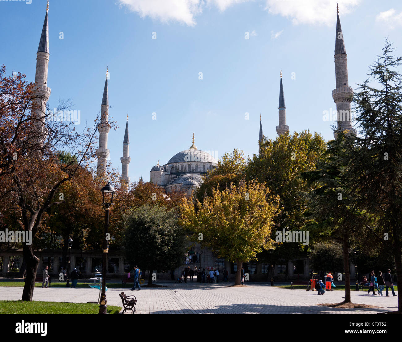 The Blue Mosque viewed from the Hippodrome, Sultanahmet, Istanbul Stock ...