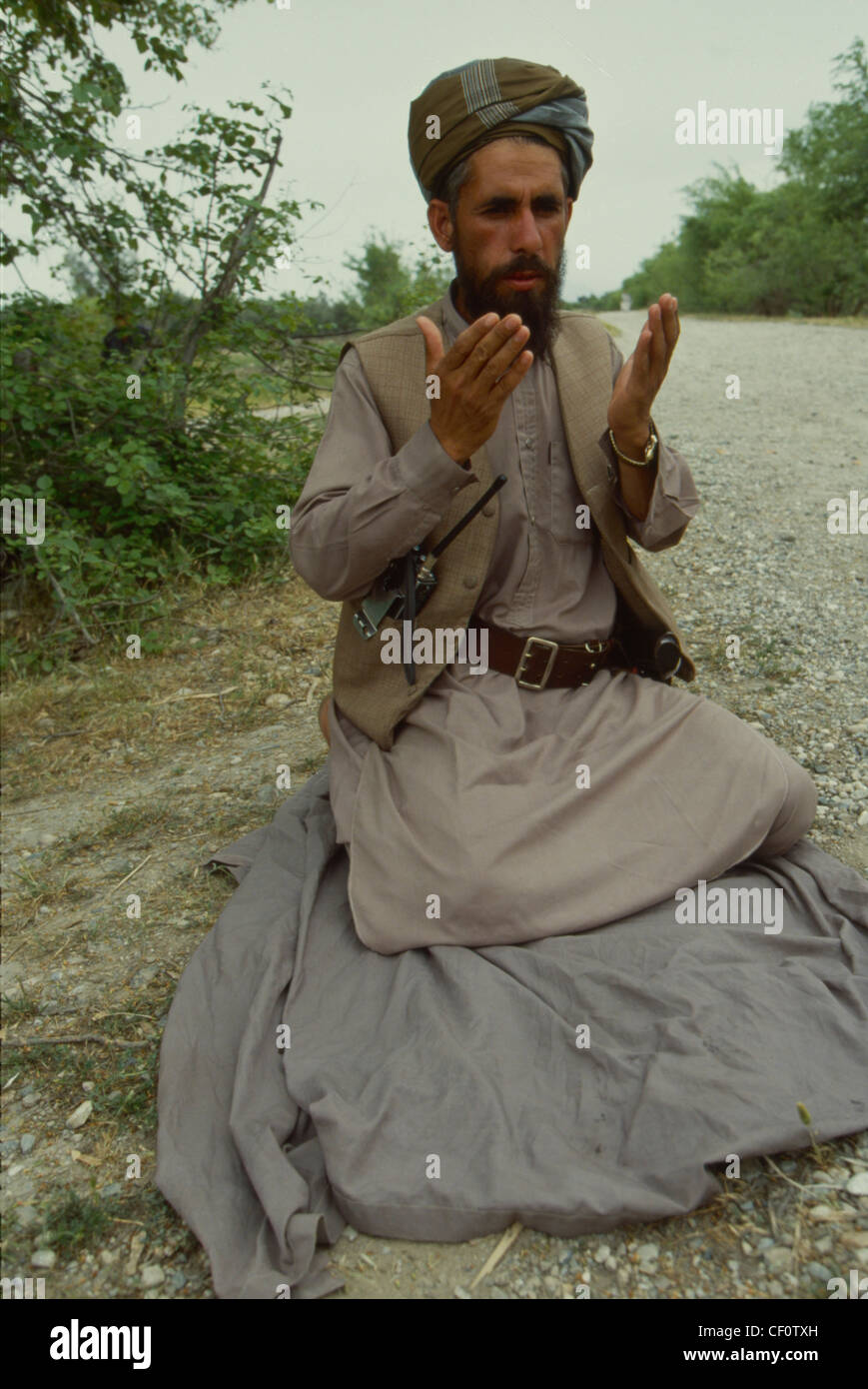 Afghanistan islam pray hi-res stock photography and images - Alamy