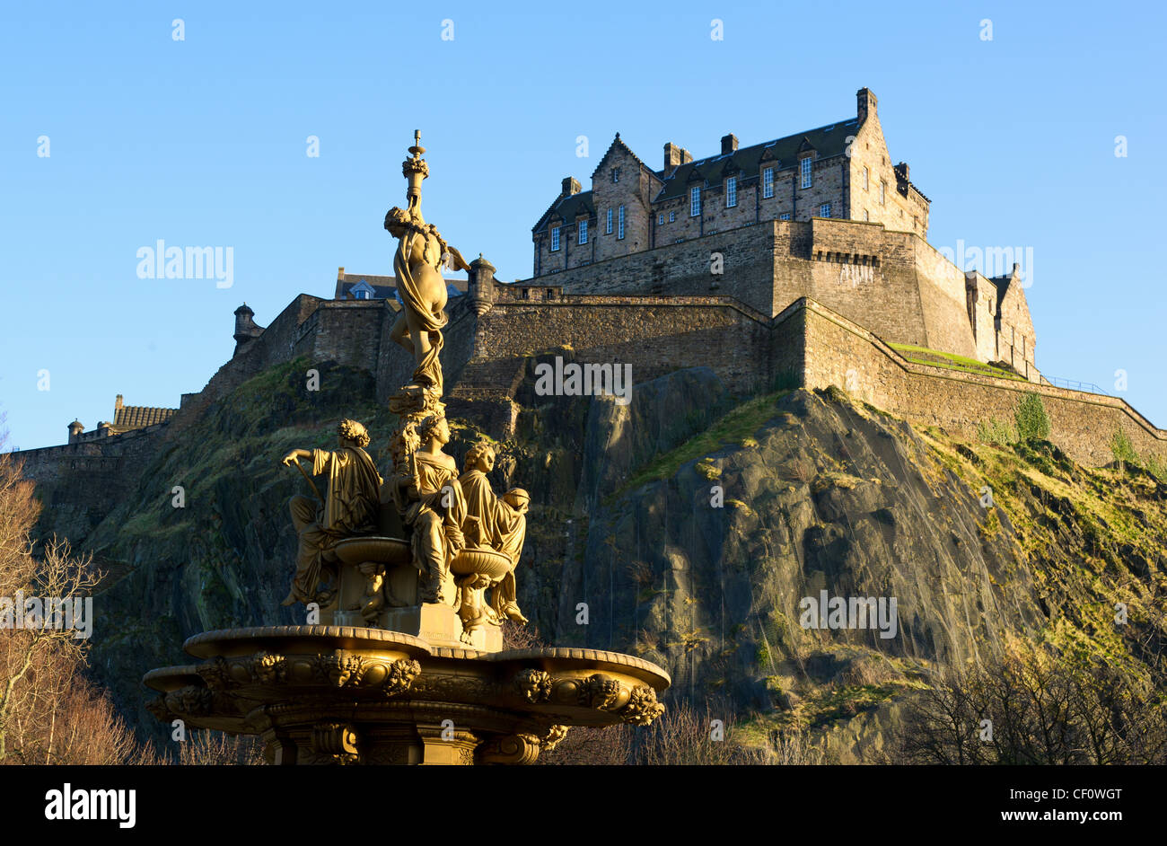 Edinburgh castle landscape hi-res stock photography and images - Alamy