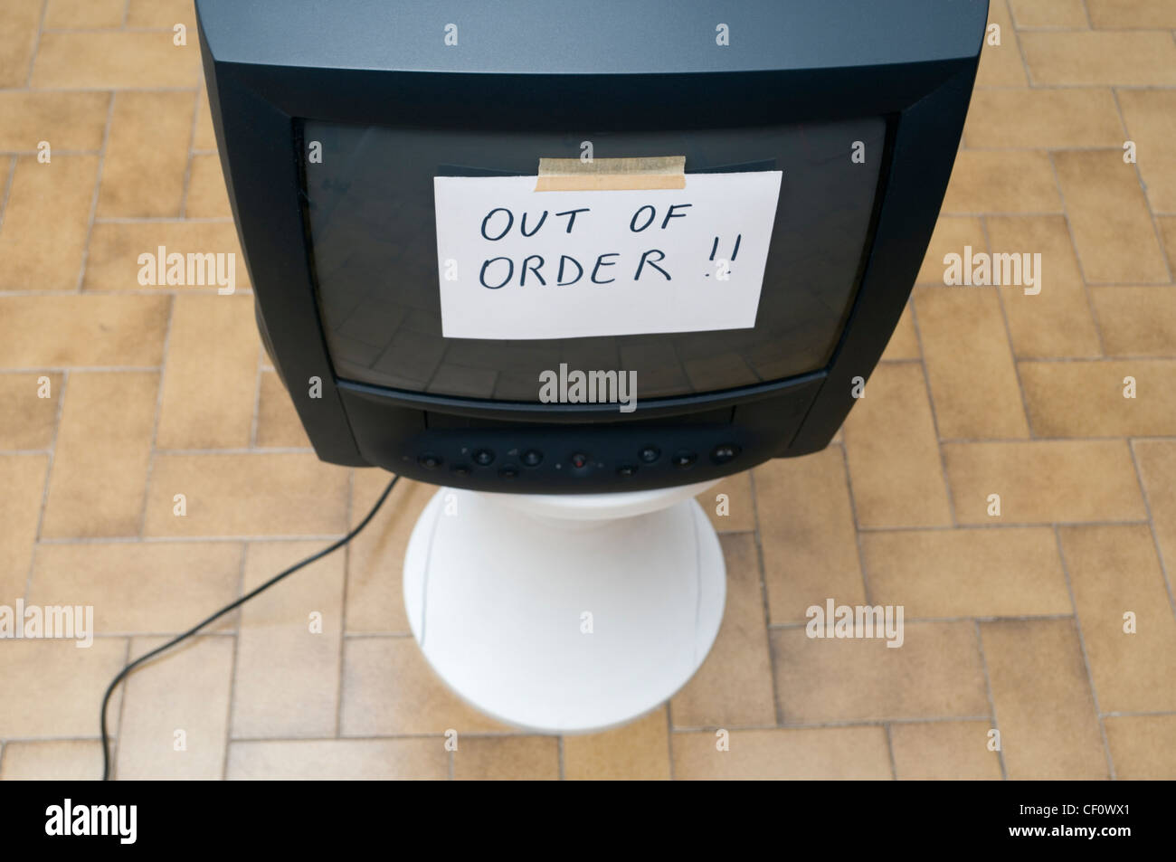 Broken Tv Screen High Resolution Stock Photography and Images - Alamy