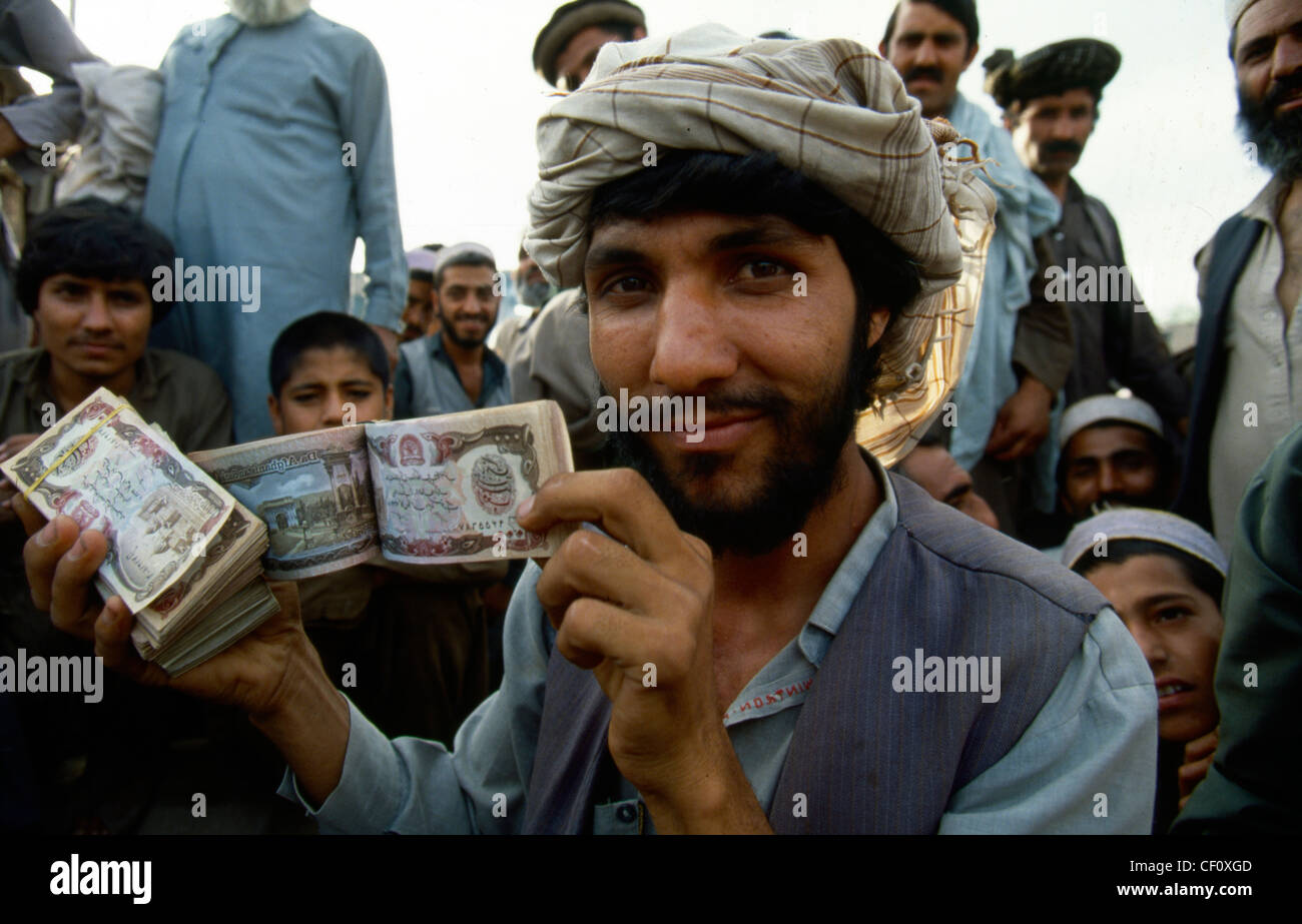 Money exchanger hi-res stock photography and images - Alamy