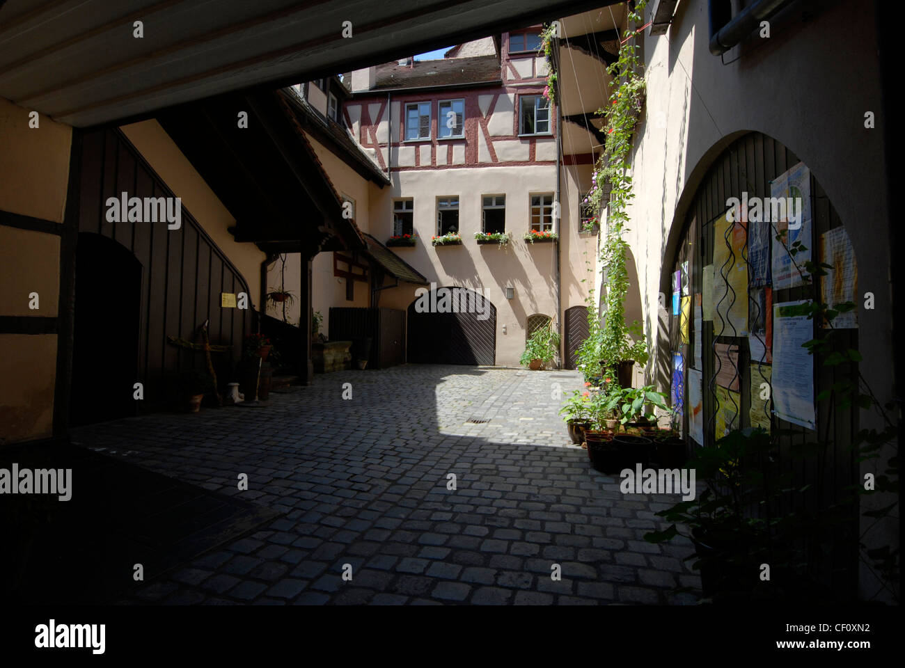 An inner courtyard in the old city of Nuremberg, Germany Stock Photo ...