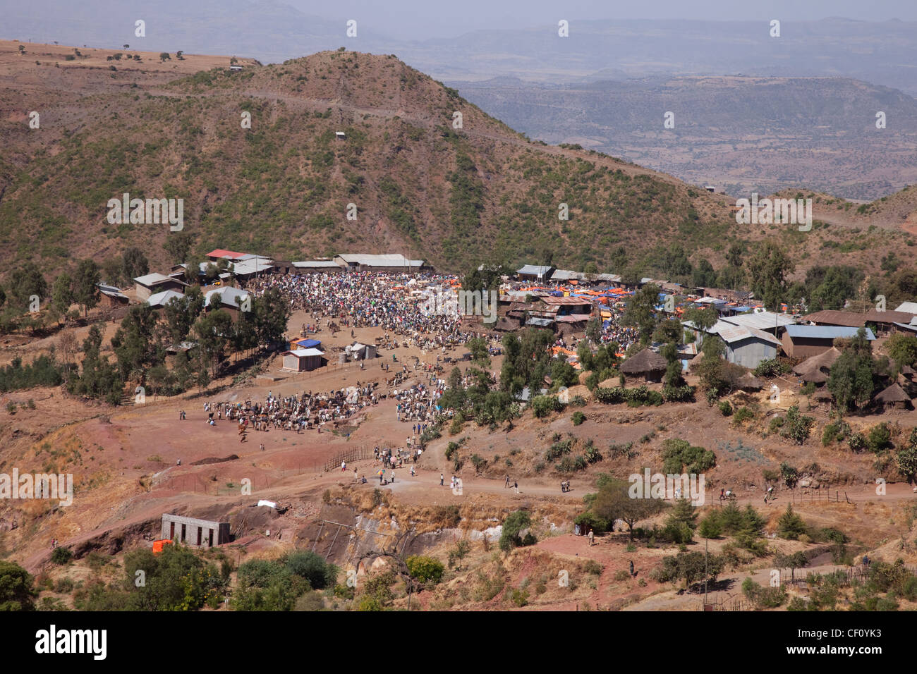 Community gathering africa hi-res stock photography and images - Alamy