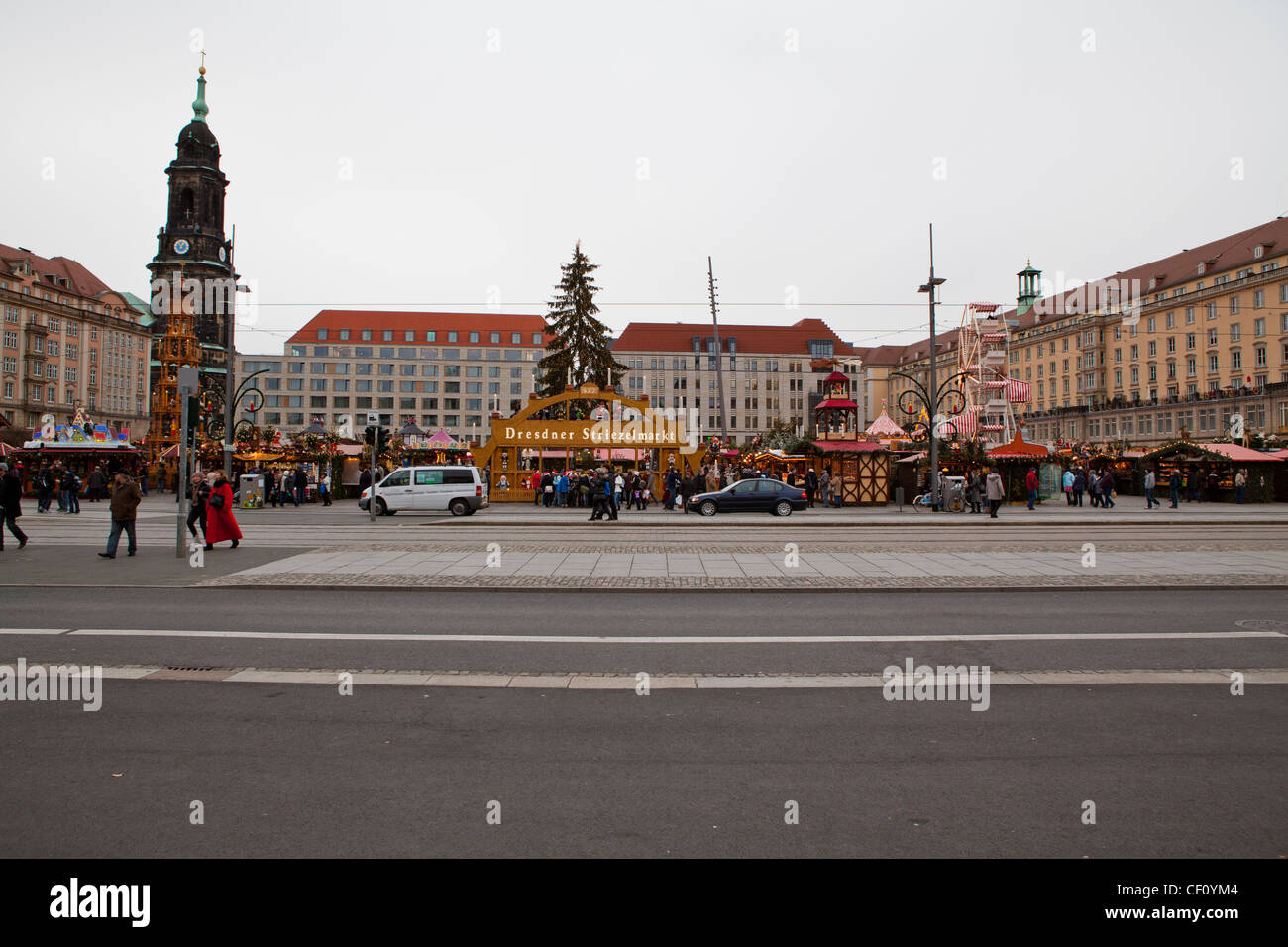 Dresdner Striezelmarkt, Dresden Christmas Market Stock Photo - Alamy