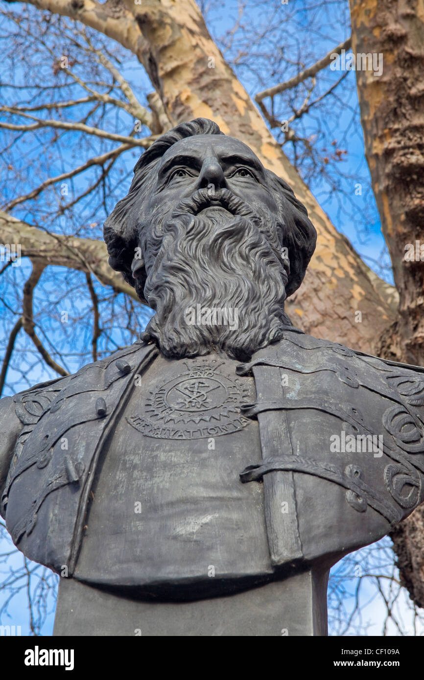 London, Whitechapel Bronze bust of William Booth in the Mile End road ...