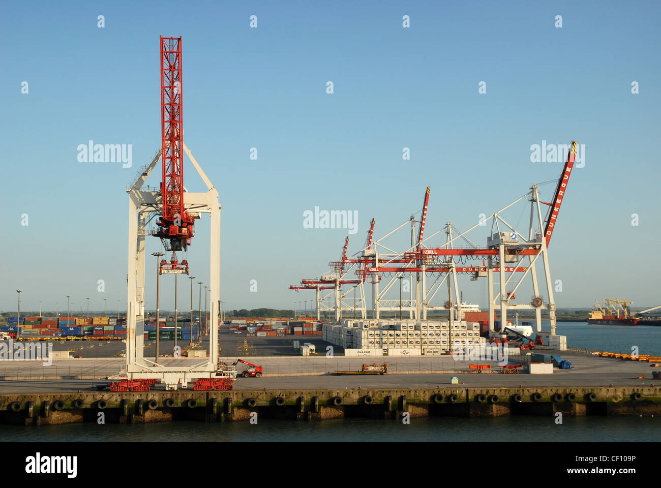 Ferries at dunkerque hi-res stock photography and images - Alamy