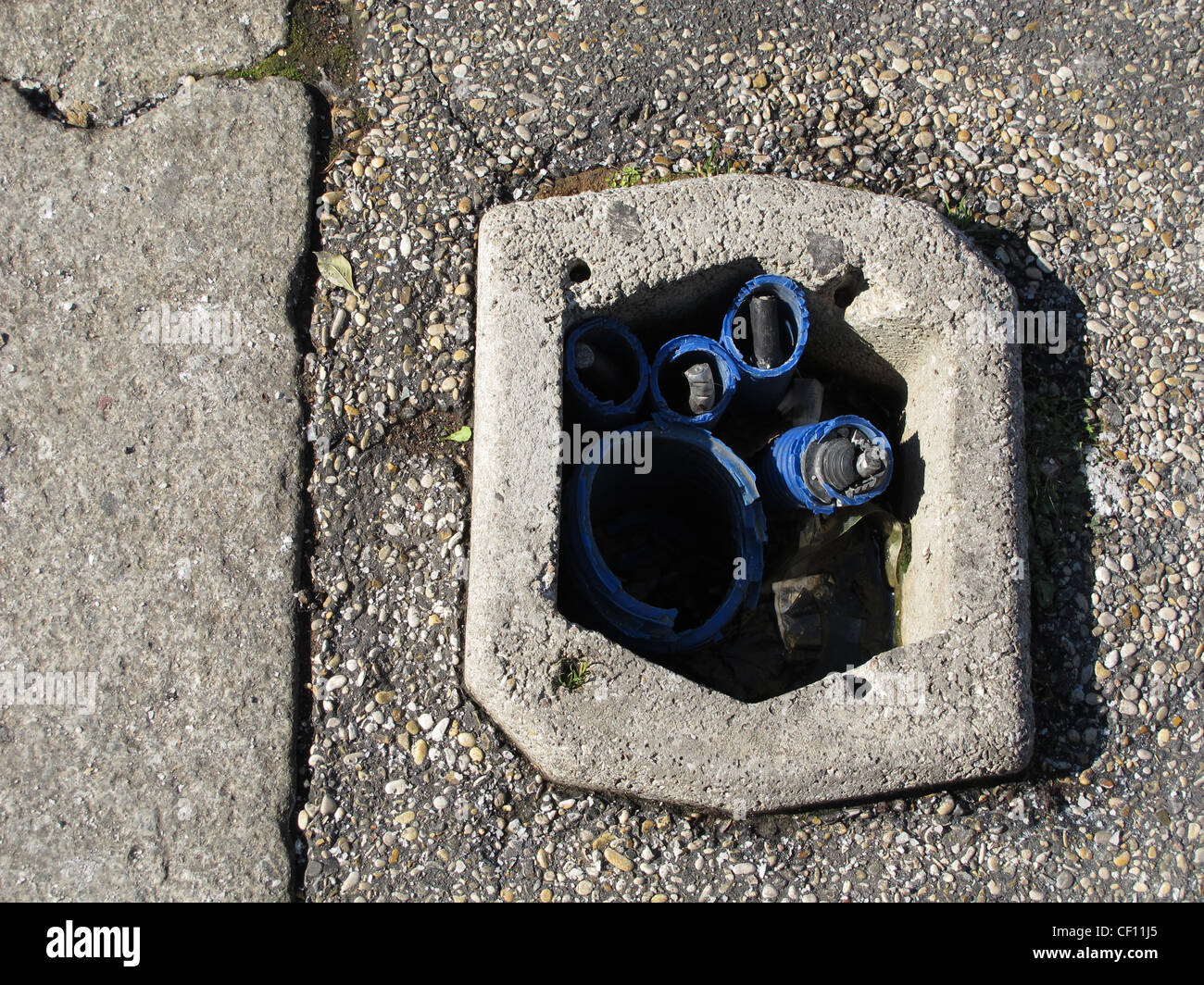 Pavement power lines hi-res stock photography and images - Alamy