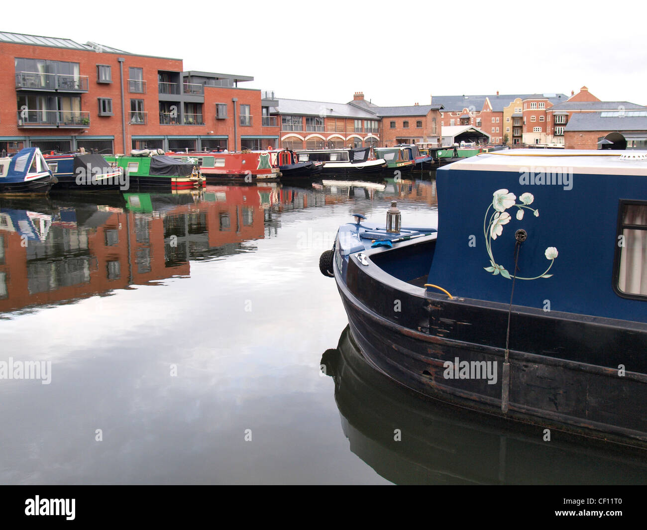 Canal Basin, Worcester, UK Stock Photo - Alamy